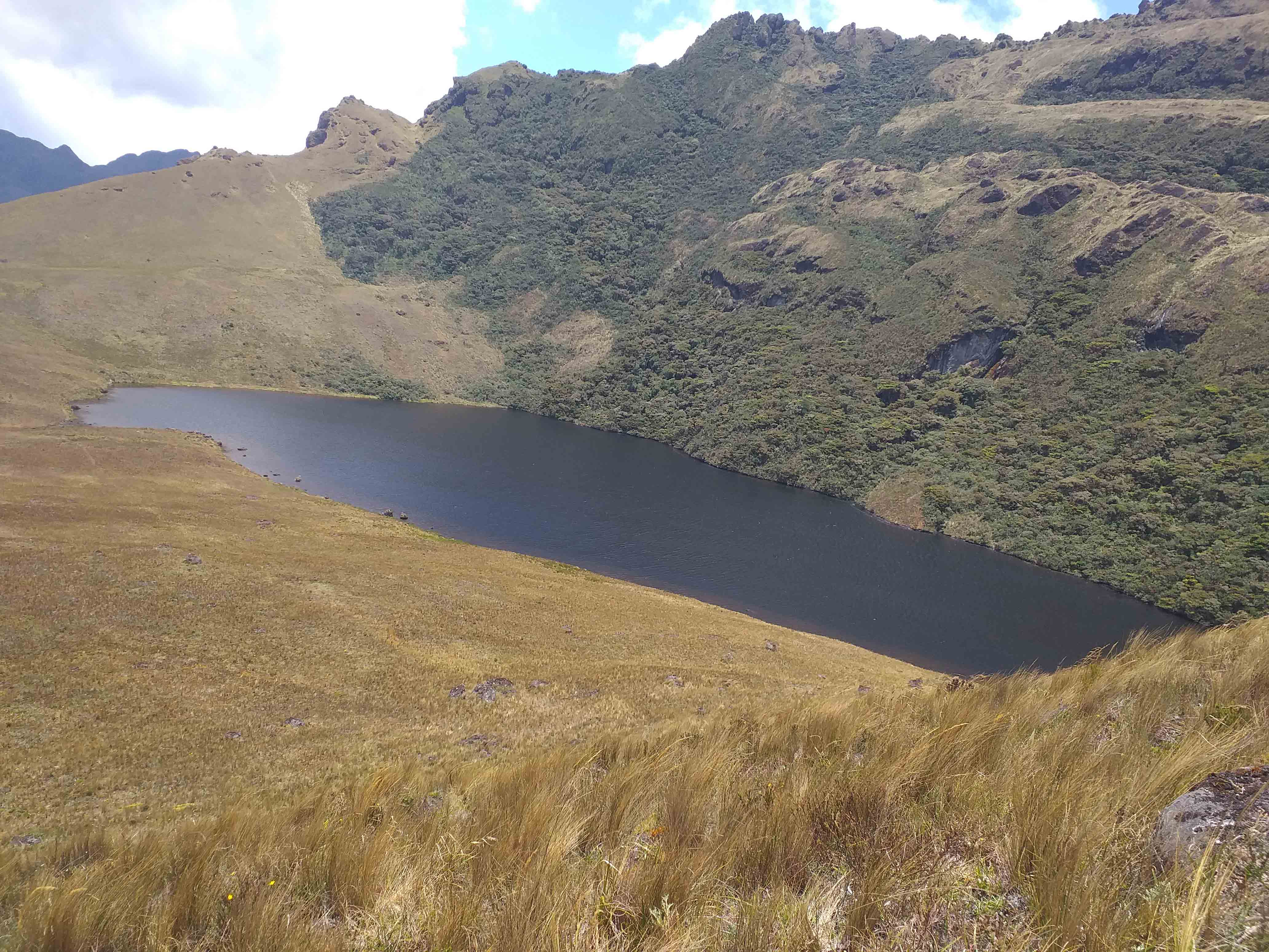 Laguna Palangana De Pulun - Descubre este lugar turístico en EL CARMEN ...