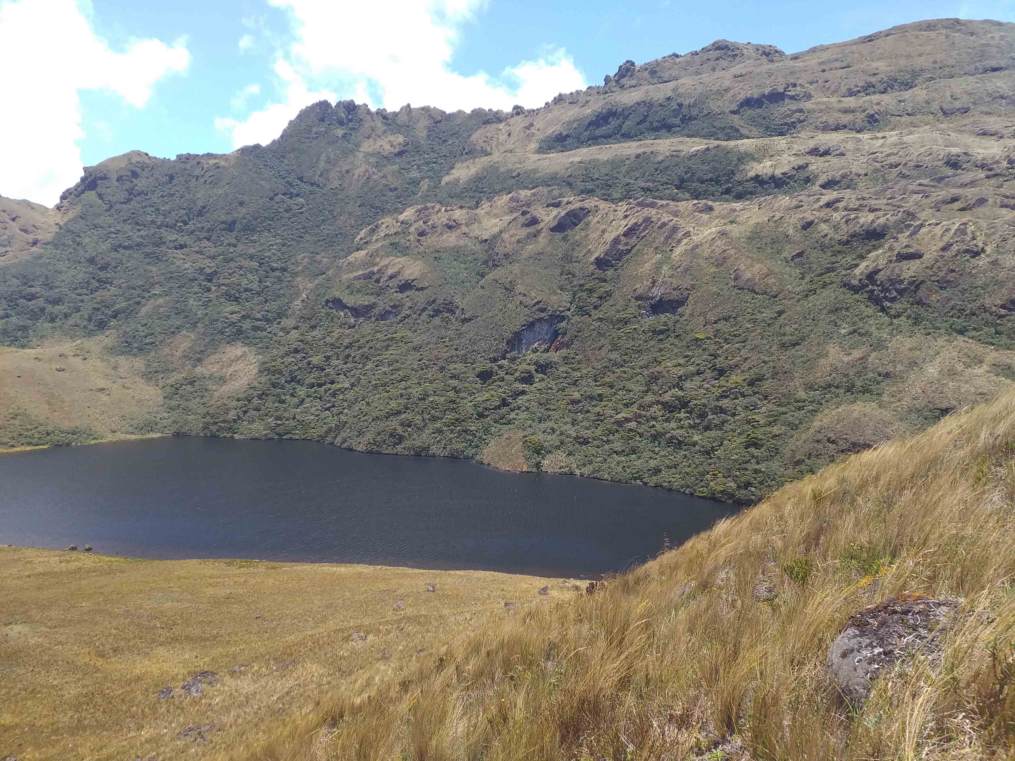 Laguna Palangana De Pulun - Descubre este lugar turístico en EL CARMEN ...