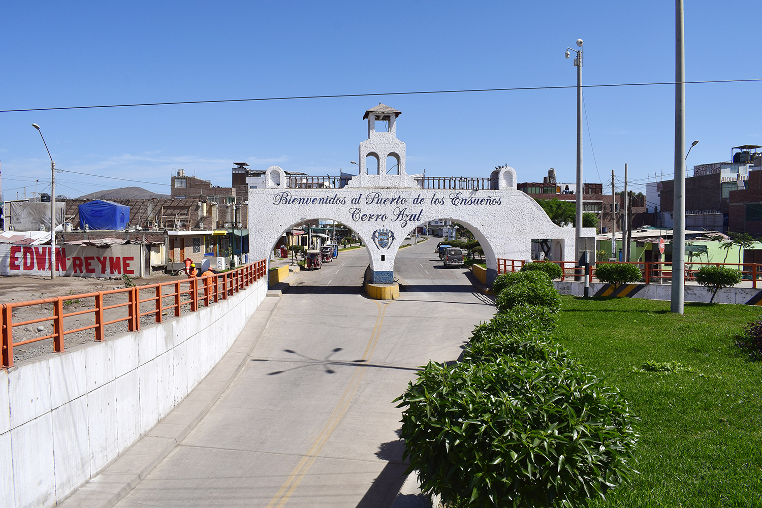 Arco De Cerro Azul - Descubre este lugar turístico en CERRO AZUL, Lima ...