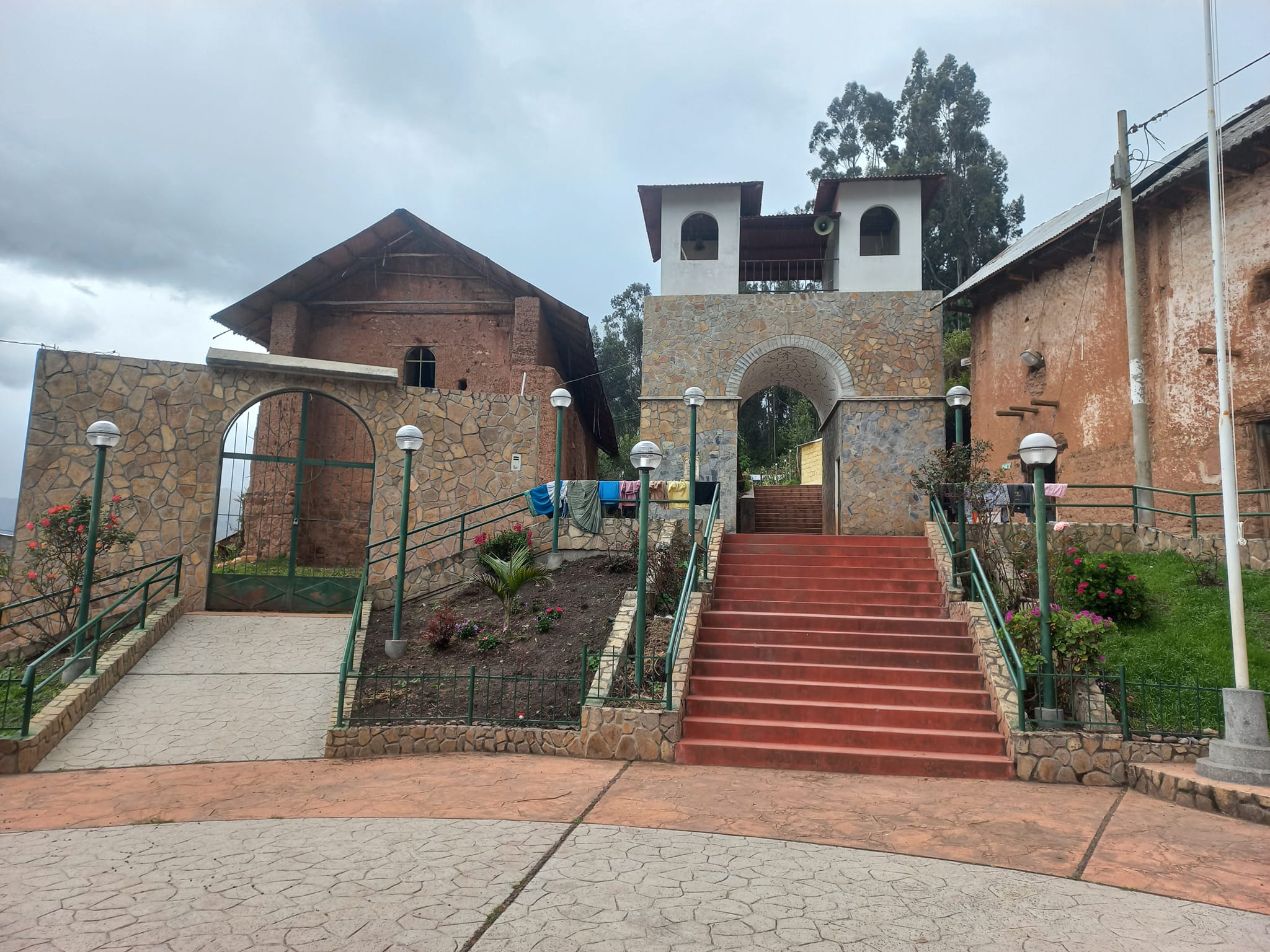 Iglesia Santo Toribio De Mogrovejo De Mito - Turismo en Chacayan, Pasco ...